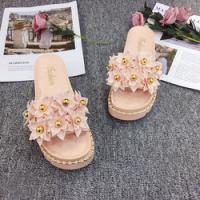 China Fashion Ladies flowers Sequins women sandals beaded girls thick bottom slides slippers in new trend wholesale for sale