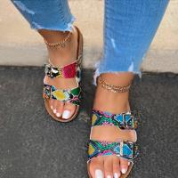China 2022 new transparent women slides slippers wholesale fashion beach casual shoes for ladies soft sole flat sandals for sale