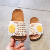 China 2022 new daisy children slippers girls soft bottom baby sandals princess style non-slip summer flowers beach shoes for sale