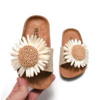China 2022 new daisy children slippers girls soft bottom baby sandals princess style non-slip summer flowers beach shoes for sale