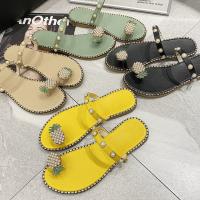 China New design pearl decoration upper summer sandals women soft sole casual shoes non-slip flip-flops slippers for sale