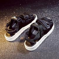 China 2022 new design couple summer sandals women outdoor beach shoes soft sole magic paste slide slippers for Men for sale
