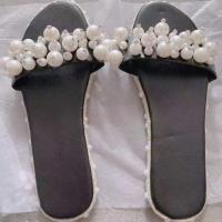 China New fashion style pearl flat sandals large size slide slippers hot sale solid color outdoor non-slip shoes for women for sale