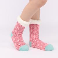 China 2021 winter hot sell women thick socks snow pattern print slipper sherpa socks new design house indoor fashion socks for sale