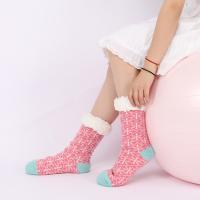 China 2021 winter hot sell women thick socks snow pattern print slipper sherpa socks new design house indoor fashion socks for sale