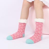 China 2021 winter hot sell women thick socks snow pattern print slipper sherpa socks new design house indoor fashion socks for sale