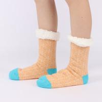 China 2021 winter hot sell women thick socks snow pattern print slipper sherpa socks new design house indoor fashion socks for sale