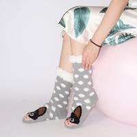 China Women Cheap Animal Knitted Winter Home Indoor Slipper Socks With Plush Sherpa Lining In Stock Ladies warm socks for sale