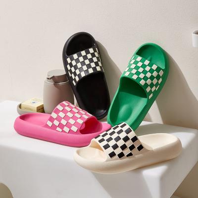 China Female cheap bedroom Black White Grid Flat Sandals Adult indoor non-slip Women Slippers for Men home shoes light for sale