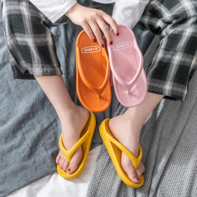 China 2021 New ladies flip flops summer home indoor non-slip wear-resistant fashion thickened soft bottom slippers for sale