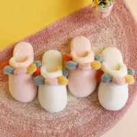 China Cute Plush flowers shape slippers winter female thick-soled non-slip indoor and outdoor warm home shoes ladies closed shoes for sale