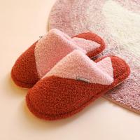 China Winter 2021 new fashion stitching color home slippers non-slip warm couple soft plush house shoes women for sale