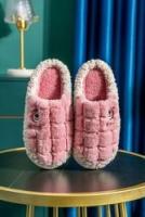 China Winter Slippers Home Women Indoor Couple Style Thick Bottom Warm Anti-Slip Plush Closed Toe House Men TOTOSN for sale