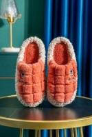 China Winter Slippers Home Women Indoor Couple Style Thick Bottom Warm Anti-Slip Plush Closed Toe House Men TOTOSN for sale