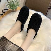 China 2021 Newest design women fluffy slippers faux fur shoes slides sandals winter fall solid color plush sandal in stock for sale