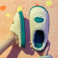 China New design 2021 autumn and winter cartoon girl patterns home slippers warm fluffy women bedroom shoes supplier for sale