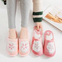 China Women 2021 New Design fashion Flower pattern Slippers Men Warm Thick Bottom Non-Slip Home Indoor Shoes for sale