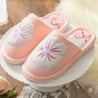 China Women 2021 New Design fashion Flower pattern Slippers Men Warm Thick Bottom Non-Slip Home Indoor Shoes for sale