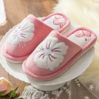 China Women 2021 New Design fashion Flower pattern Slippers Men Warm Thick Bottom Non-Slip Home Indoor Shoes for sale