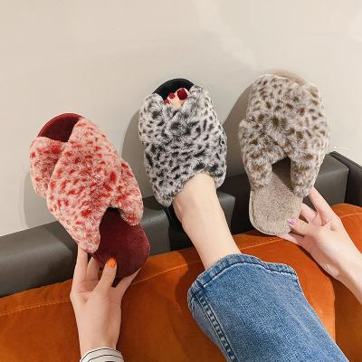 China Women Fluffy Leopard grain house shoe Cozy Faux Fur Cross house Indoor slipper Floor Flat Soft Furry Shoe Lady open toe slipper for sale