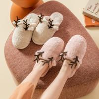 China Manufacturers wholesale autumn and winter fluffy slippers women's home warm anti slip thick bottom shoes  lovely couple slippers for sale