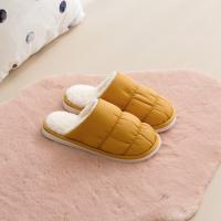 China Unisex good Fabric solid color Indoor Plush House Cotton Women Winter home Slipper in stock lining shoes female fur slippers for sale