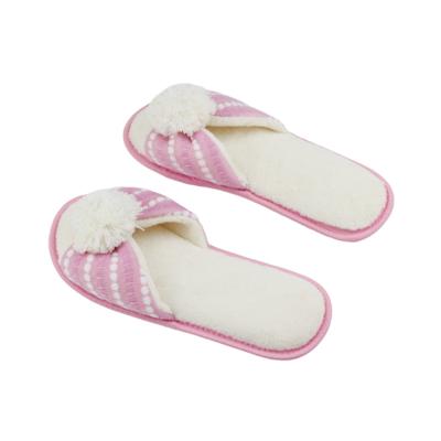 China autumn and winter women pink fluffy fur house indoor slides  slippers lovely open toe house shoes for sale