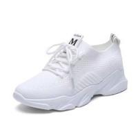 China 2022 new flying woven mesh sneakers women fashion casual shoes running wholesale soft sole Walking Style Shoes for sale
