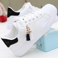 China Walking Style Platform Flat Shoes Fashion Lightweight Non Slip Waterproof Casual Flat Shoes for sale
