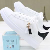 China Walking Style Platform Flat Shoes Fashion Lightweight Non Slip Waterproof Casual Flat Shoes for sale