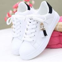 China Walking Style Platform Flat Shoes Fashion Lightweight Non Slip Waterproof Casual Flat Shoes for sale