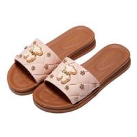 China Fashionable non-slip women slippers 2022 summer new soft Breathable cute bear vamp out wear comfortable flat sandals for sale