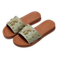 China Fashionable non-slip women slippers 2022 summer new soft Breathable cute bear vamp out wear comfortable flat sandals for sale