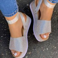 China Luxury Designer Sandals Girls Chunky Sole slippers with Rhinestone for Women Platform Sandal non-slip casual shoes for sale