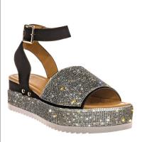 China Luxury Designer Sandals Girls Chunky Sole slippers with Rhinestone for Women Platform Sandal non-slip casual shoes for sale