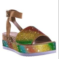 China Luxury Designer Sandals Girls Chunky Sole slippers with Rhinestone for Women Platform Sandal non-slip casual shoes for sale
