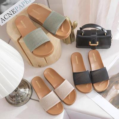 China Custom Simple style slippers Breathable mesh solid color outdoor lady shoes slides summer sandals women for sale