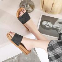 China Custom Simple style slippers Breathable mesh solid color outdoor lady shoes slides summer sandals women for sale