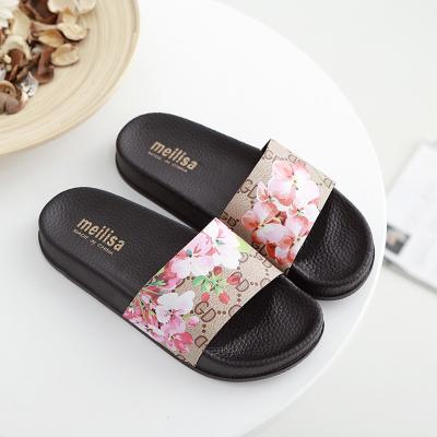 China New design printing outdoor slippers soft sole custom beach shoes comfortable non-slip summer sandals women for sale