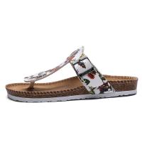 China 2020 spring new arrival sandals women  metal buckle slippers low wood heel sandals house shoes white platform sandal for sale