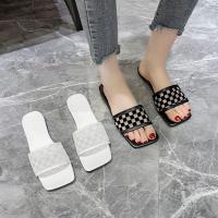 China Black And White Beach Shoes Grid Upper Flat Open Toe Large Size Beach Shoes for sale