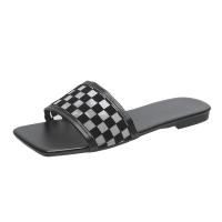 China Black And White Beach Shoes Grid Upper Flat Open Toe Large Size Beach Shoes for sale