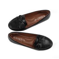 China Stylish Ladies  Comfortable Solid Color Flat Sweet PU Casual Shoes for sale