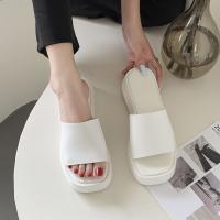 China Women Thick Bottom Beach Shoes Soft Non Slip Breathable Beach Shoes for sale