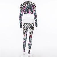 China Seamless Two Piece Yoga Sports Outfit   High Elasticity Printed Sports Outfit for sale