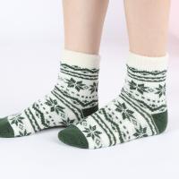 China new design women new winter green non-slip comfortable socks knitted soft short socks with fine workmanship slouch socks for sale