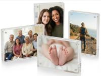 China Custom Size Clear Acrylic Magnetic Photo Frame for Desk Top Display for sale