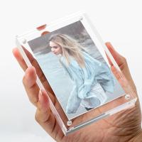China Double Sided Eco Friendly Acrylic Magnetic Picture Frames 5x7 Inch Pictures for sale