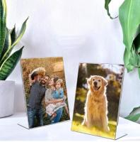 China Desktop Clear Acrylic Photo Frame Custom Size with Magnetic Closure for sale