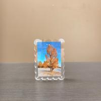 China 4x6 Inch Vertical Scalloped Edges Acrylic Frameless Frames Perspex Clip Frames for sale